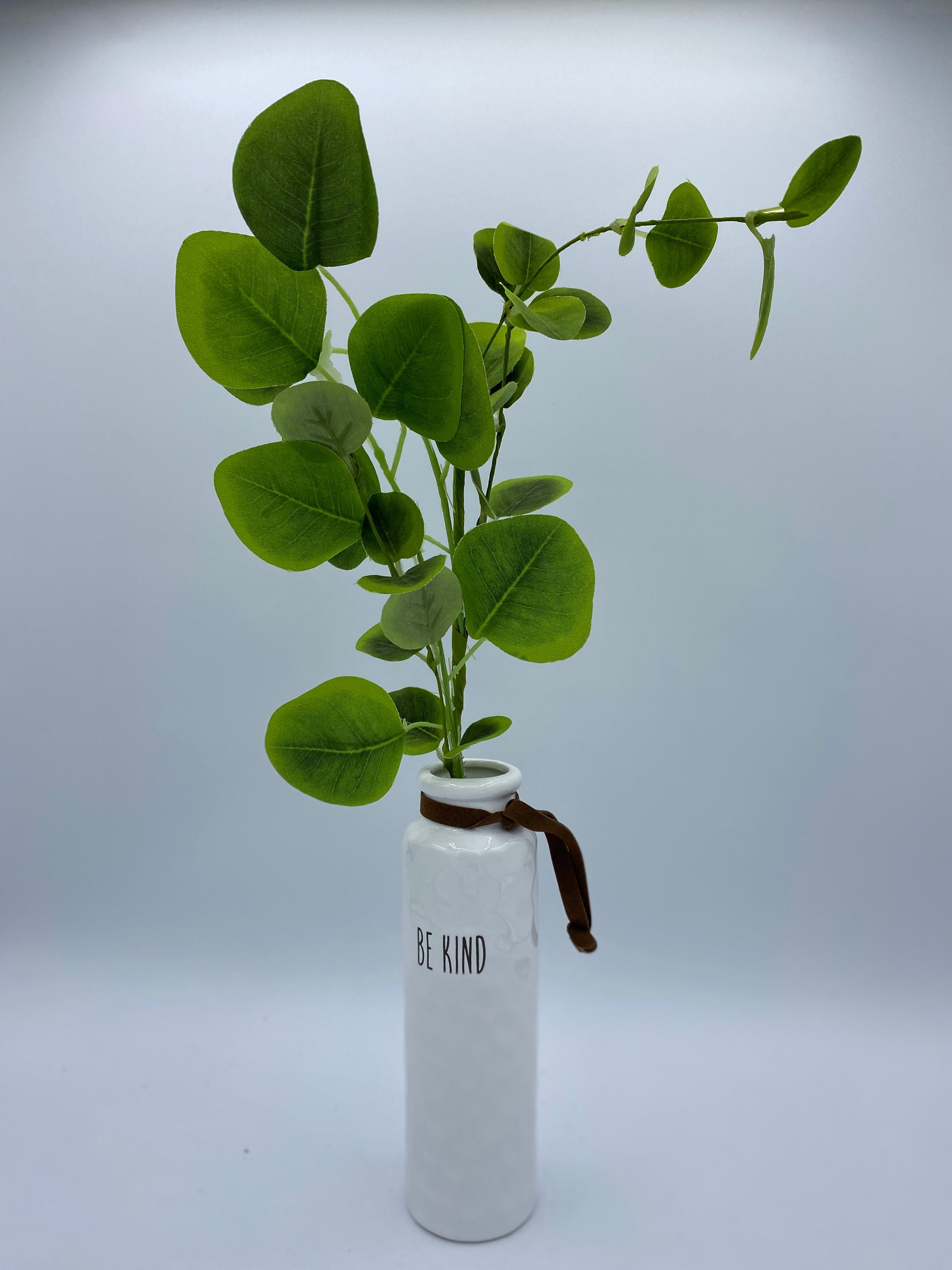 Fresh Green Eucalyptus Pick | Tattered Tulip